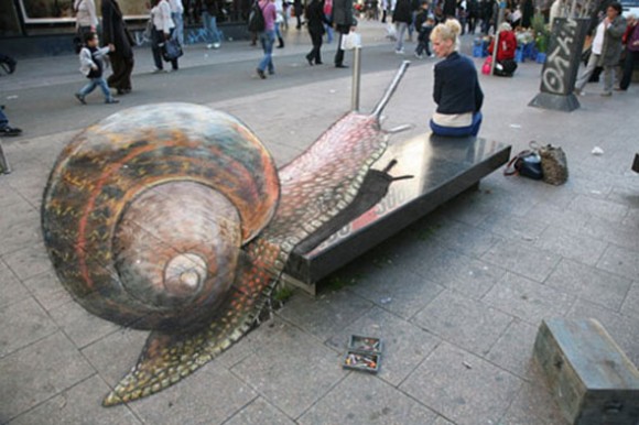 Giant Snail Attacking a Woman!