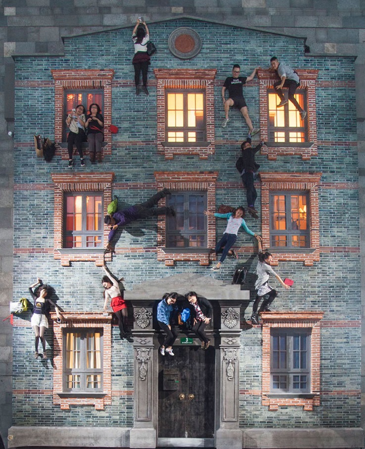 Crazy Interactive Building Illusion By Leandro Erlich Crazy Interactive Building Illusion By Leandro Erlich