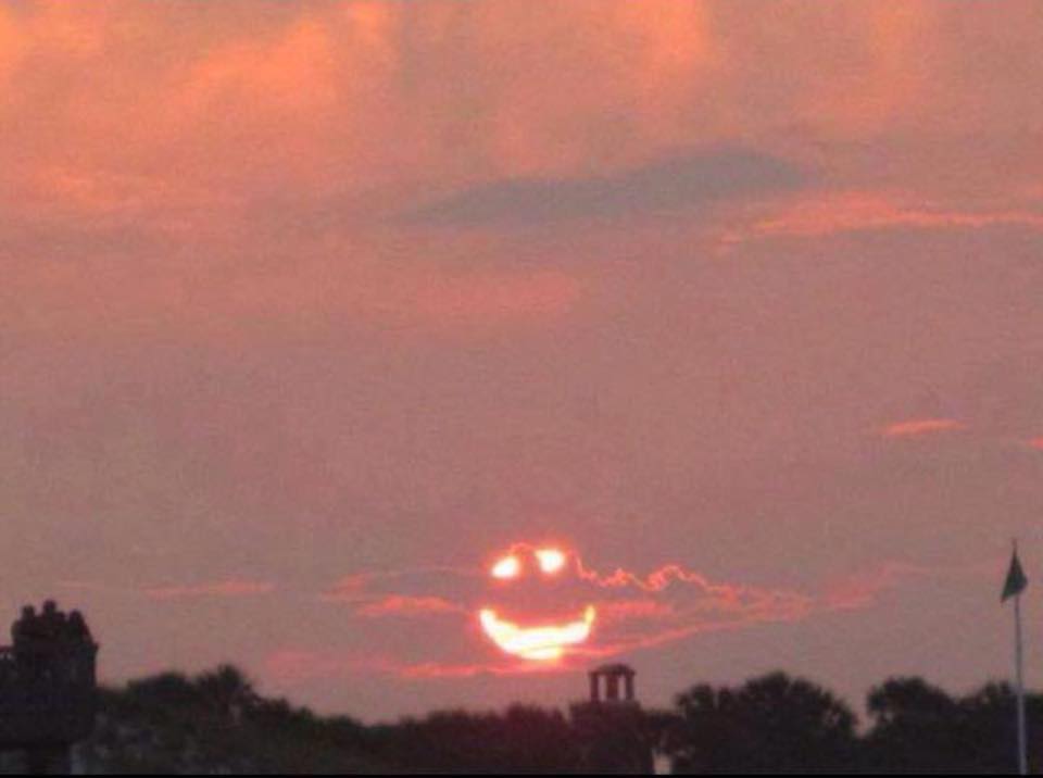 Perfectly Timed Jack-o-Lantern Sunset Illusion